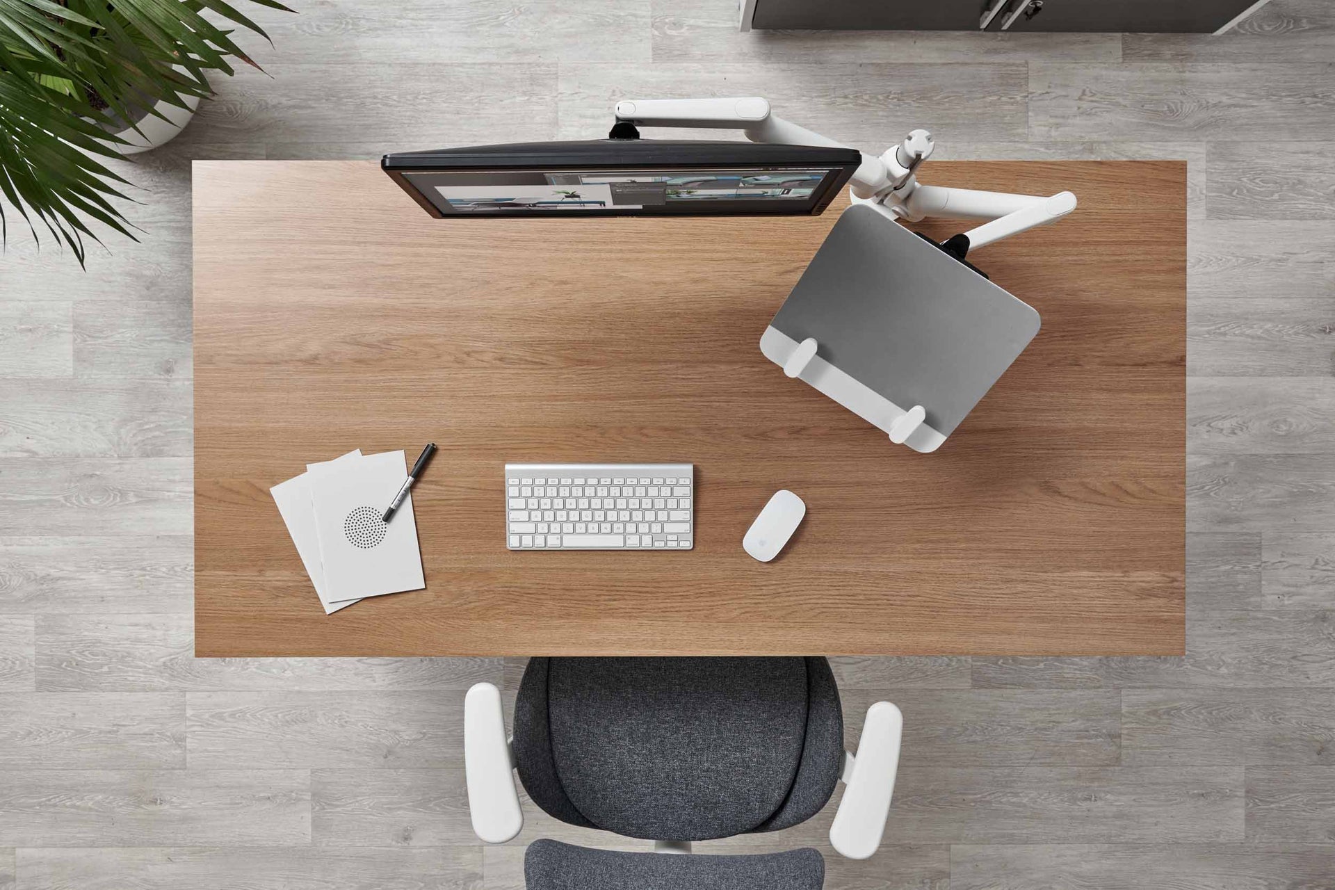 Lima Monitor Arm With Lima Laptop Mount | CBS – Colebrook Bosson Saunders